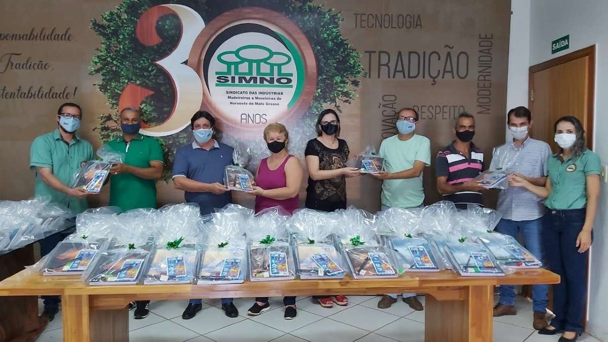 SIMNO entrega 130 kits escolares para crianças de Juína | Juína News ...